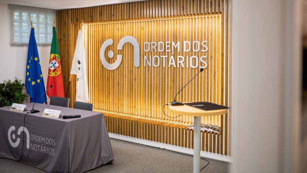 Notarios- Promulgadas as alterações ao Estatuto do Notariado, da Ordem ...